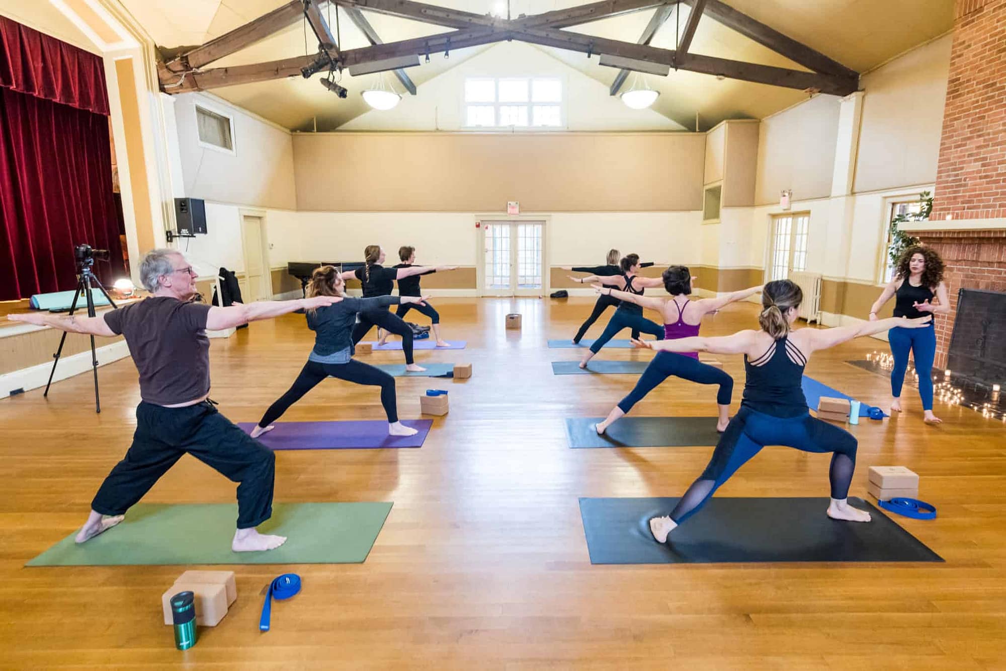 YOGA CLASSES - Dawn Davis Yoga